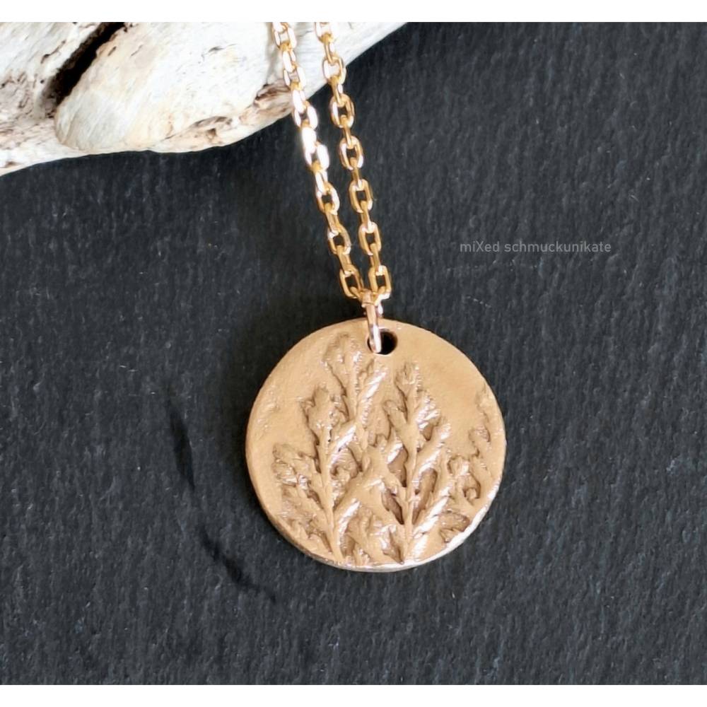 Kettenanhänger aus Bronze Zypresse