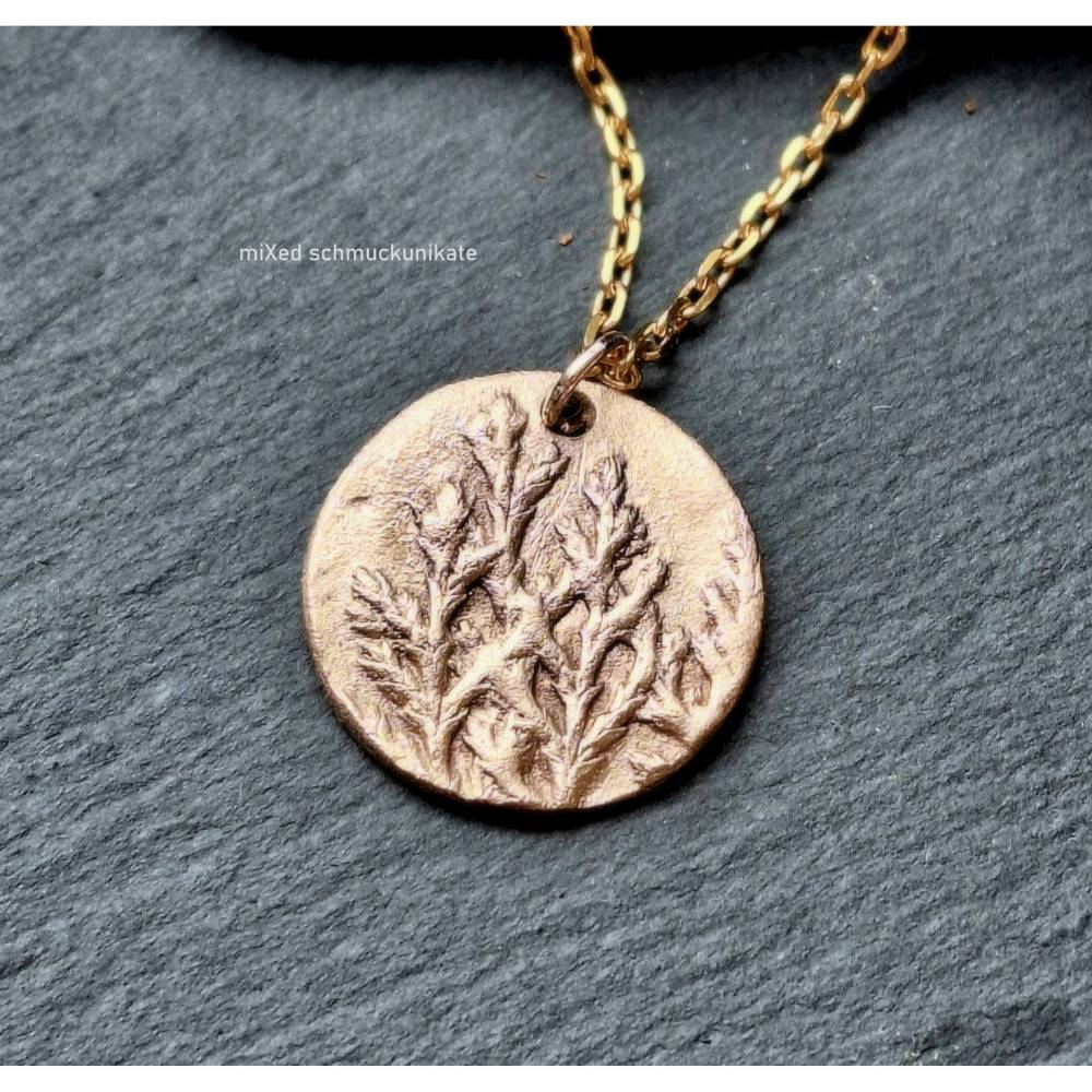 Kettenanhänger aus Bronze Zypresse