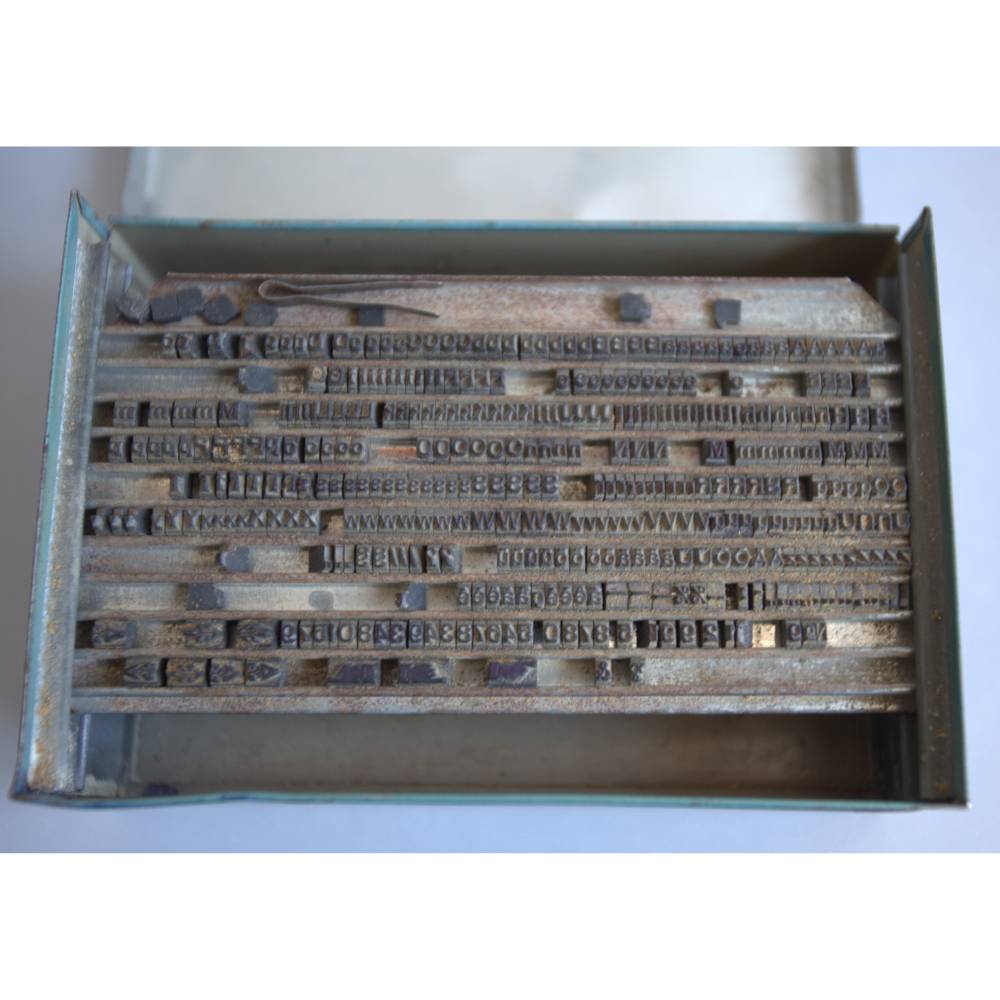 alter Druckkasten Victoria Typograph Famos