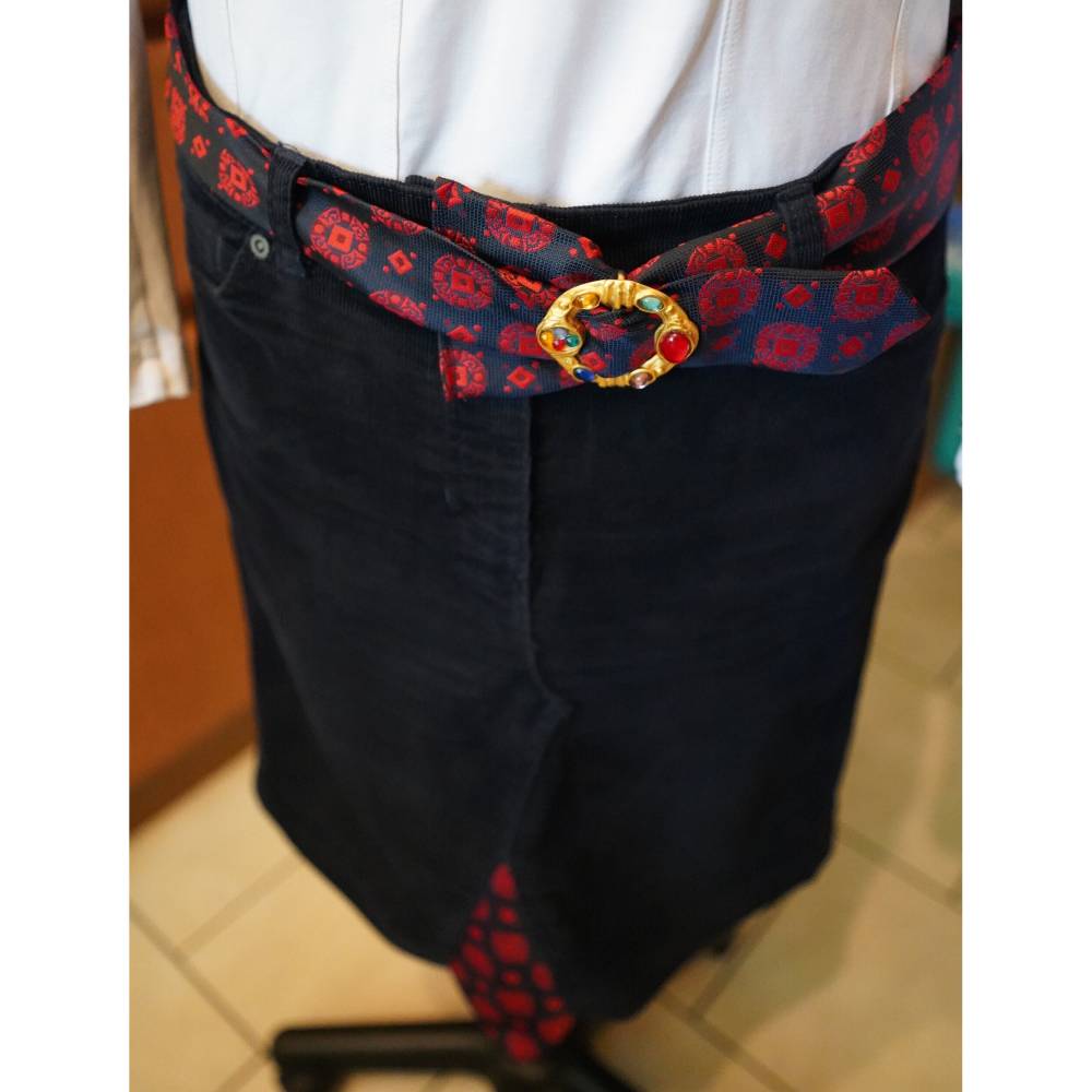 Cord-Rock kurz dunkelblau mit Krawatten-Gürtel, Upcycling aus einer Hose