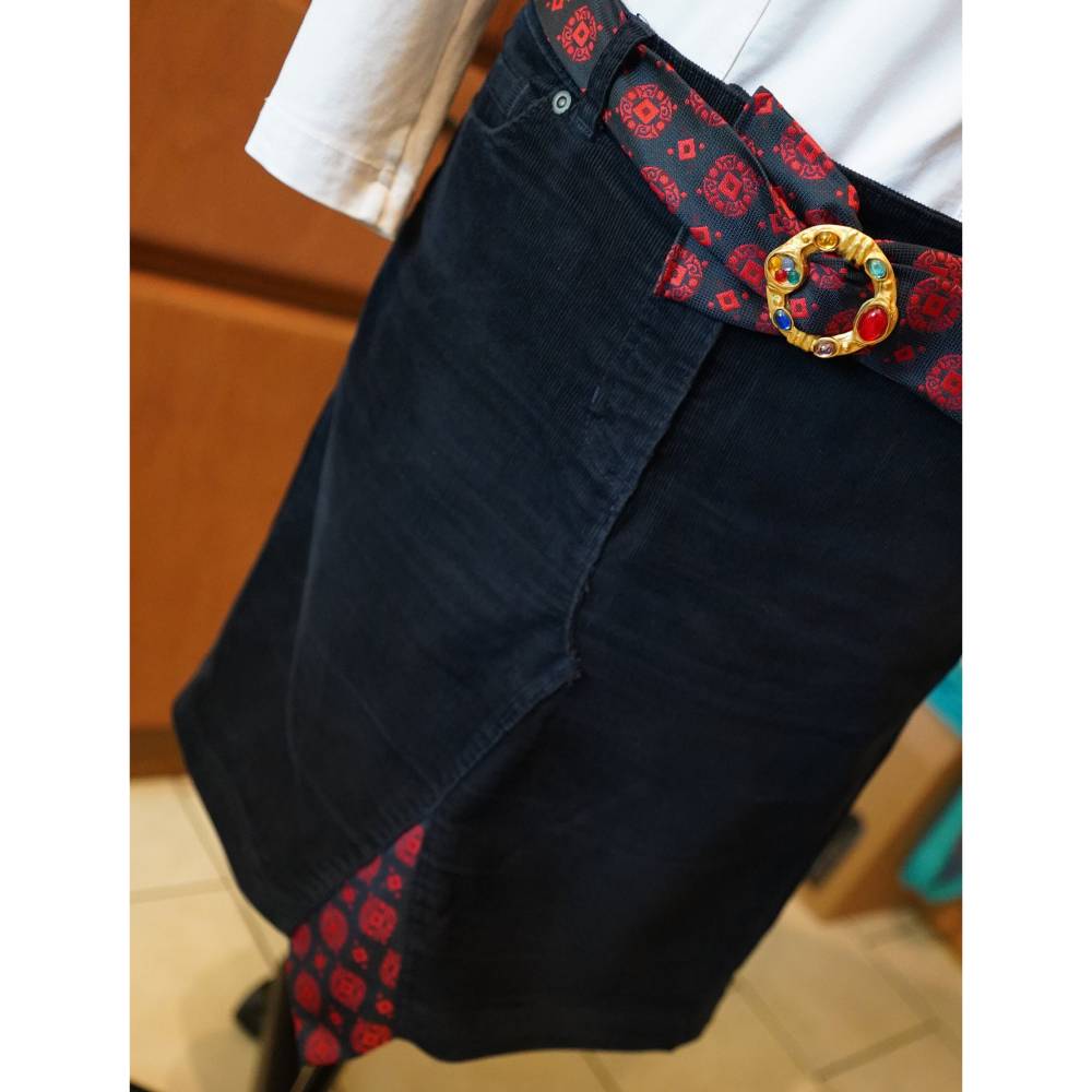 Cord-Rock kurz dunkelblau mit Krawatten-Gürtel, Upcycling aus einer Hose
