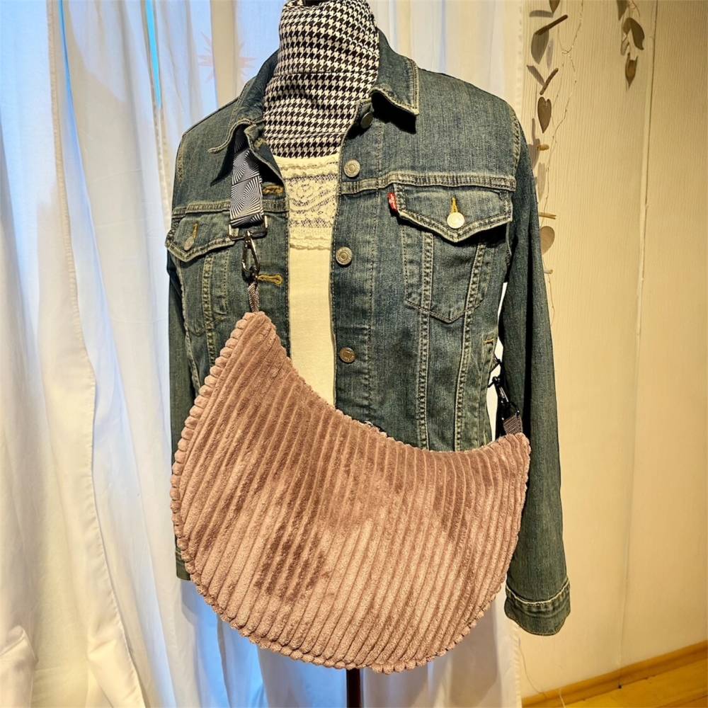 Moonbag Bananentasche aus Breitcord in Altrosa – Vielseitige Cordtasche ...