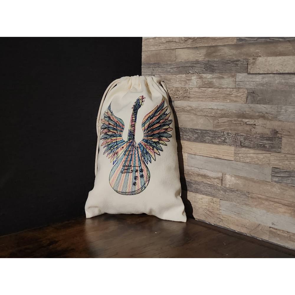 Gitarre mit Engelsflügeln 14x14 bzw. 15x15cm – Filigrane Stickdatei für ...