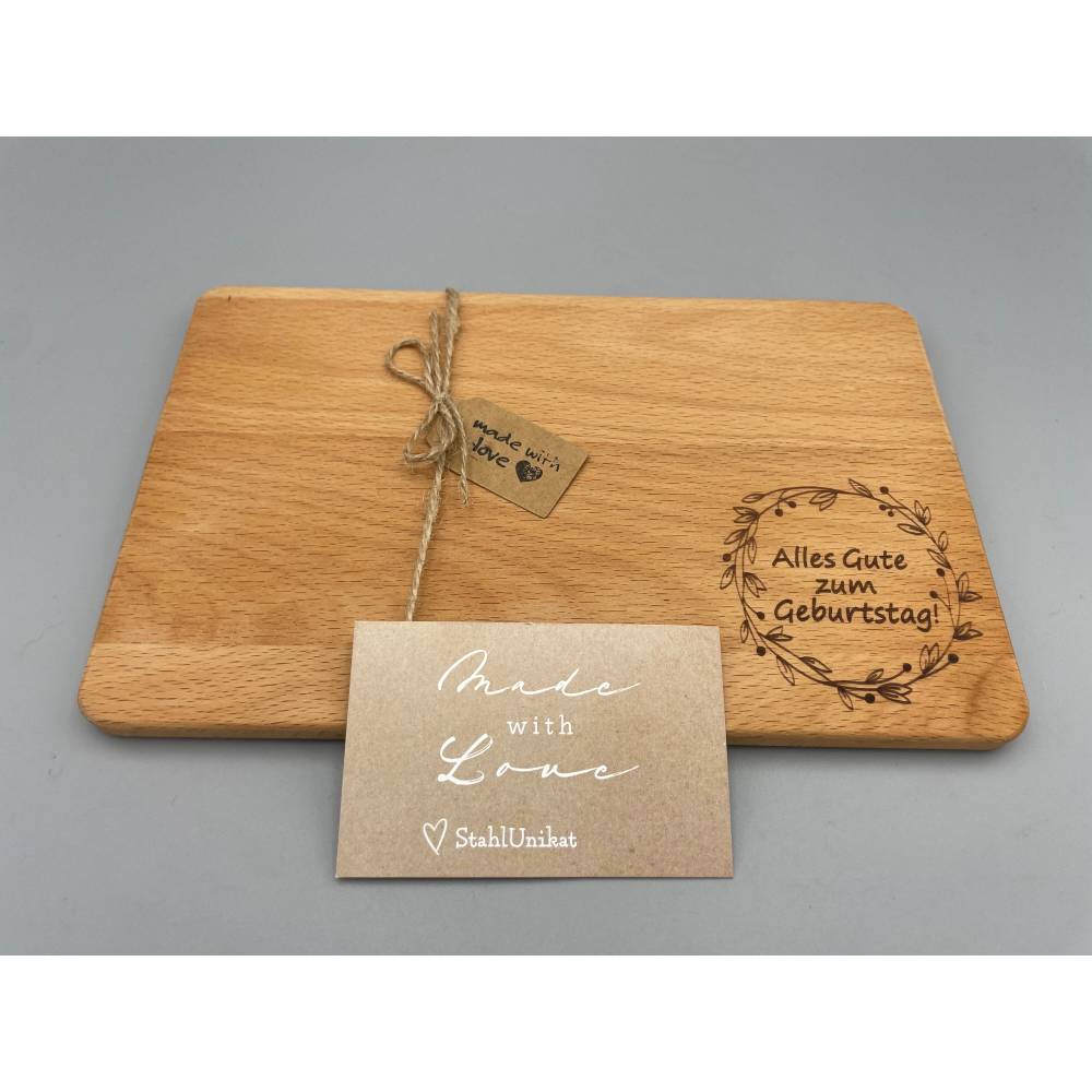 Frühstücksbrett personalisiert mit Gravur aus Buchenholz