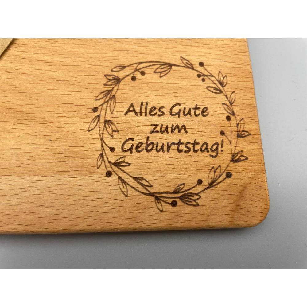 Frühstücksbrett personalisiert mit Gravur aus Buchenholz