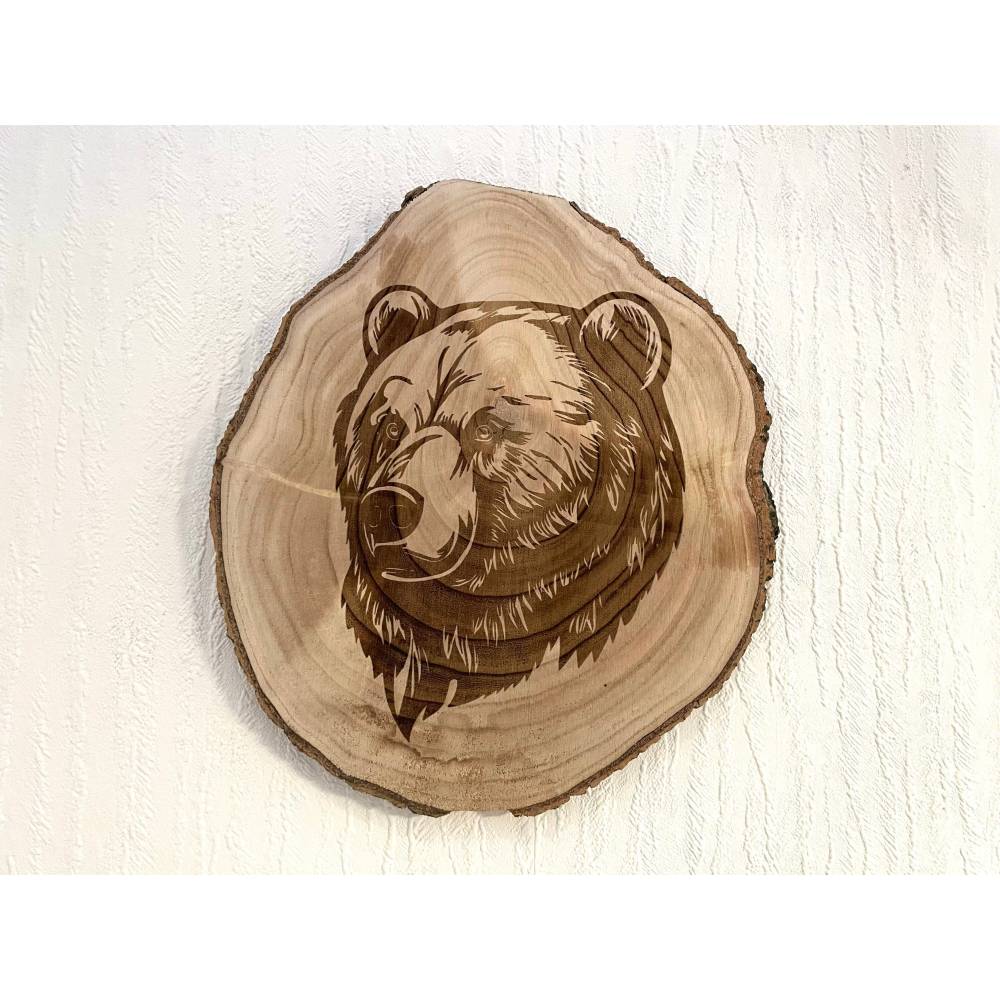 Wandbild Bär aus Baumscheibe